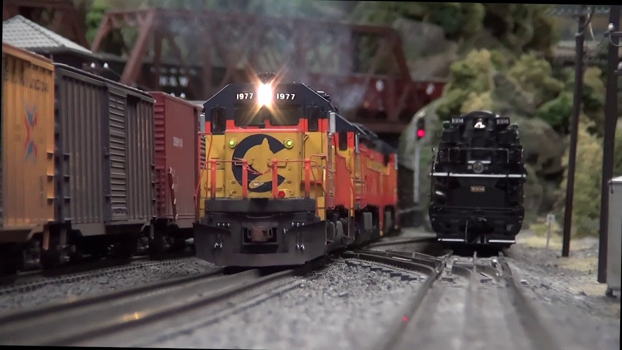 MTH Chessie System GP40 & U30C - YouTube