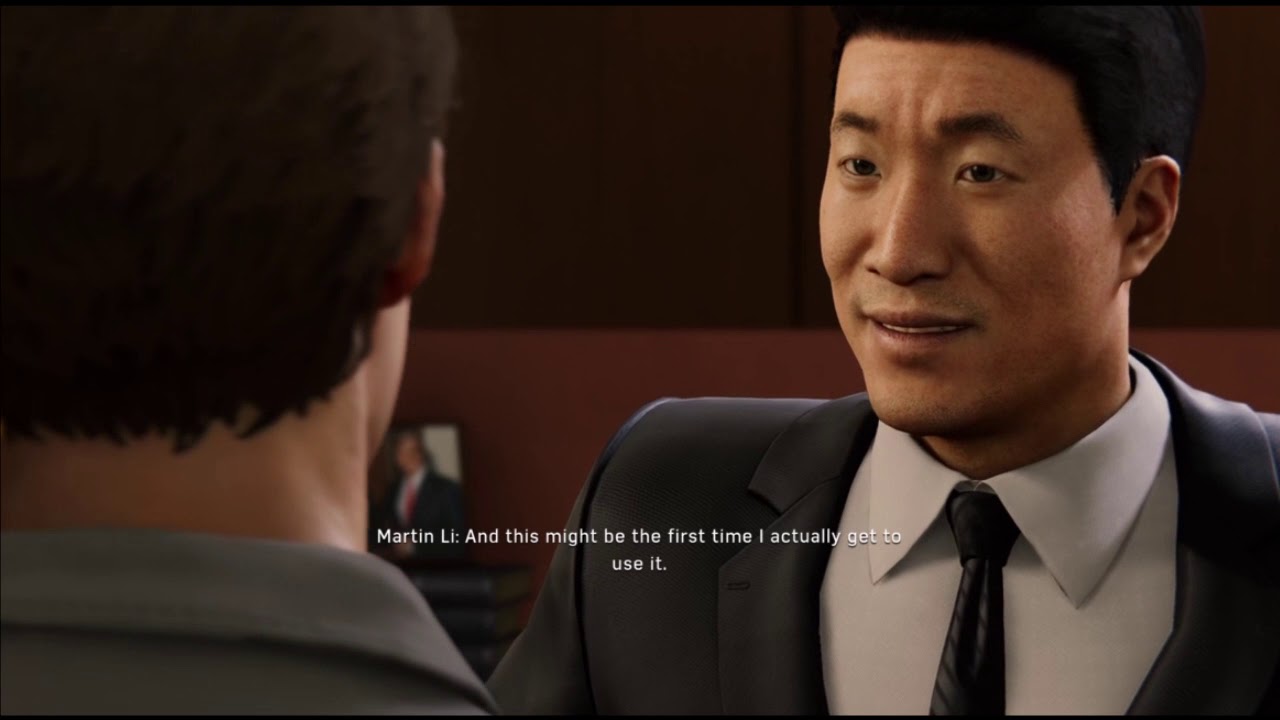 Marvel's Spiderman: Martin Li Examines Mask - YouTube