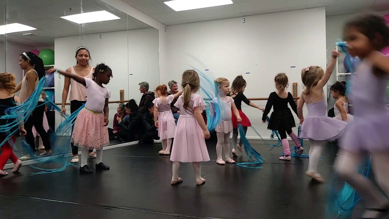 Julia dance - YouTube