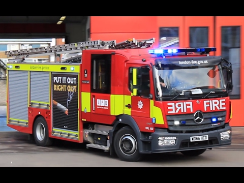 [UK] Brand New London Fire Brigade Engine turning out from a station ...