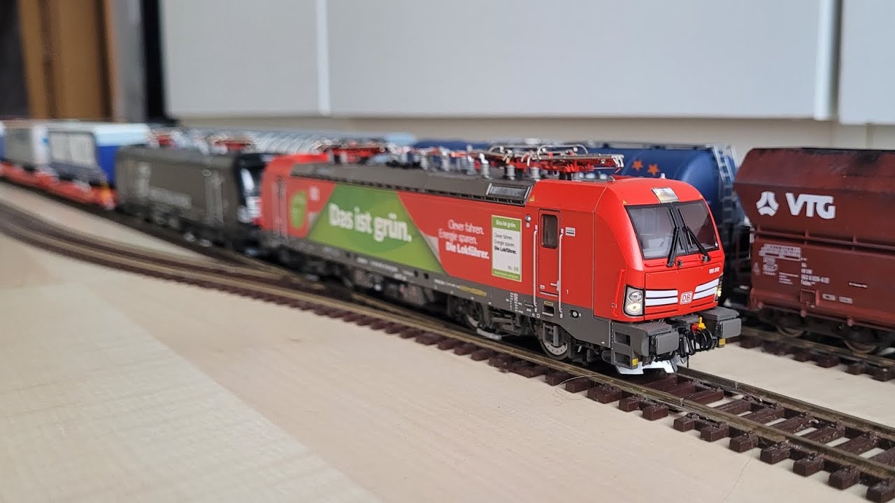 Roco vectron Doppeltraktion mit KLV (dummy) Modelleisenbahn - YouTube