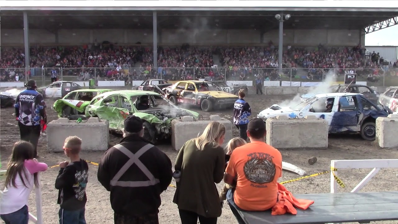 Fall brawl demolition derby full size stock car heat 2017 - YouTube