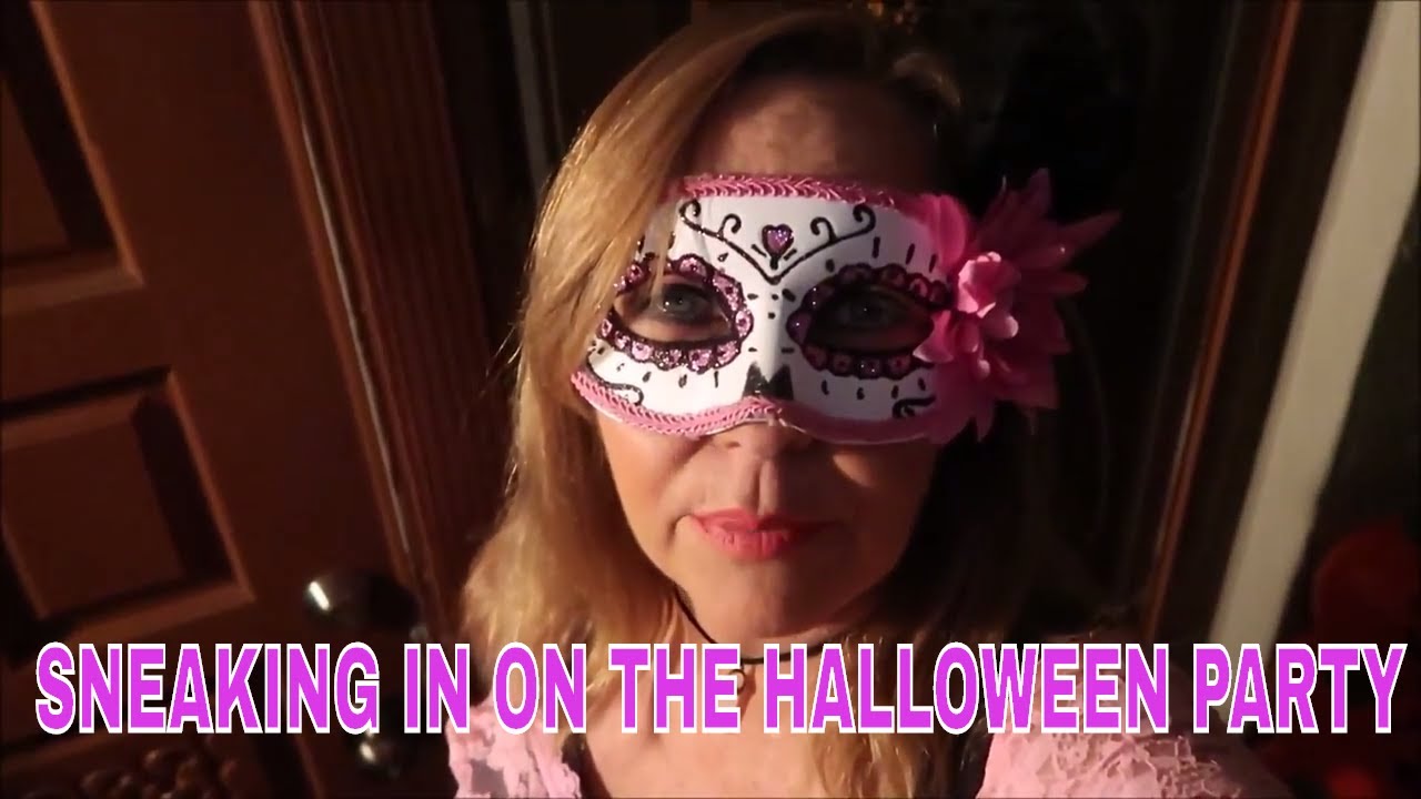 LOTS OF CREEPERS AT THIS HALLOWEEN PARTY - YouTube