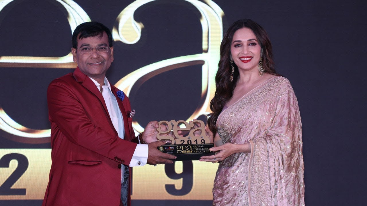 Dr Rajan Raj won GEA2019 award for Best Astrologer in Patna | Madhuri ...