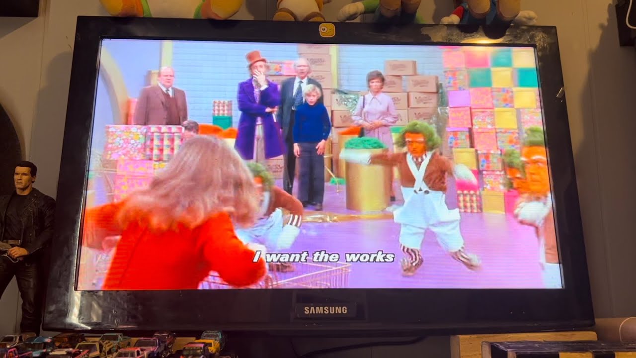 Willy Wonka & the chocolate factory - The Egg Room/Oompaa-Loompaa - YouTube