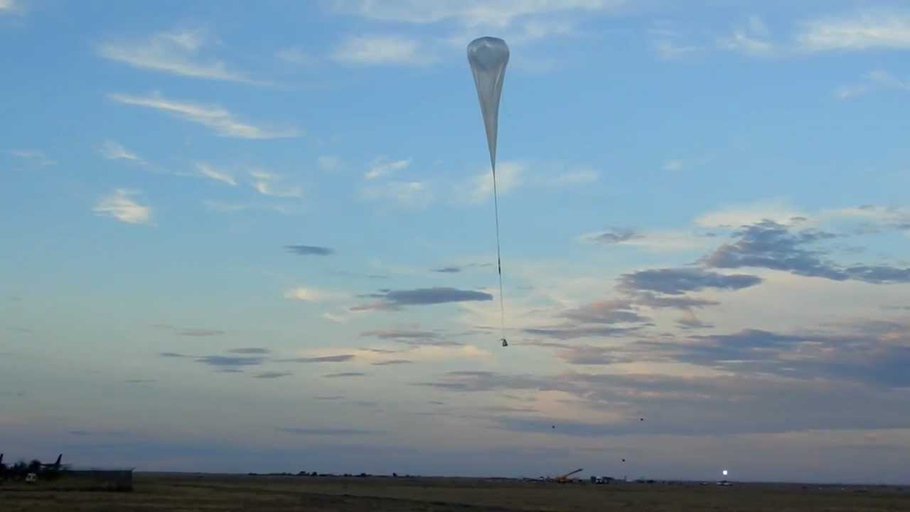 Red Bull Stratos Balloon Liftoff Launch on July 25, 2012 Skydive record ...