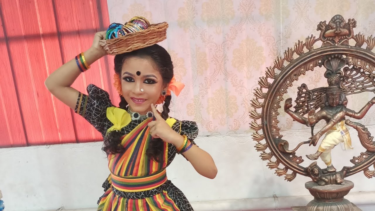kuppivala folk dance vala veno vala.... Alakanandha P Ani🥰🥰🥰 - YouTube
