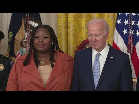President Biden honors Fulton County election worker Shaye Moss - YouTube
