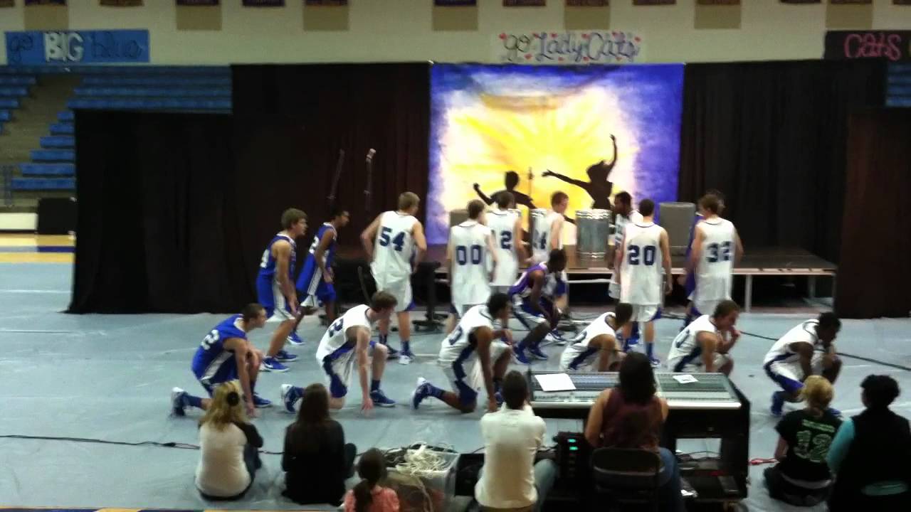All The Single Ladies performed by the DCA Wildcats Varsity Boys ...