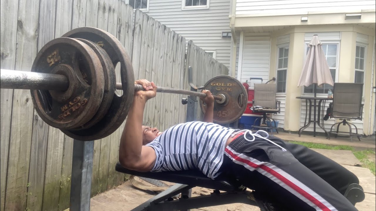 15 Year Old BENCHES 240 POUNDS For 4 REPS & 225 for 7 REPS (Bench Press ...