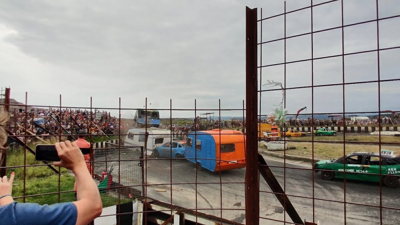 Caravan Derby Banger Racing - YouTube