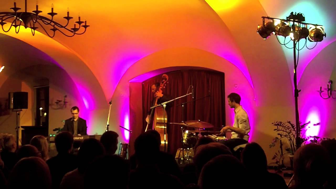 Justin Echols Quartet - Misty (Erroll Garner) - YouTube