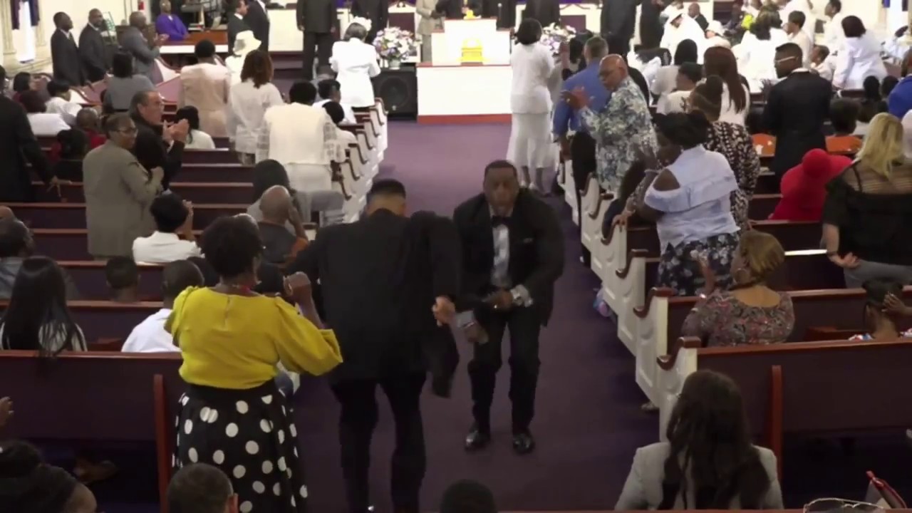 Praise Break on a 1st Sunday at Lighthouse Worship Center COGIC 8/5/18 ...
