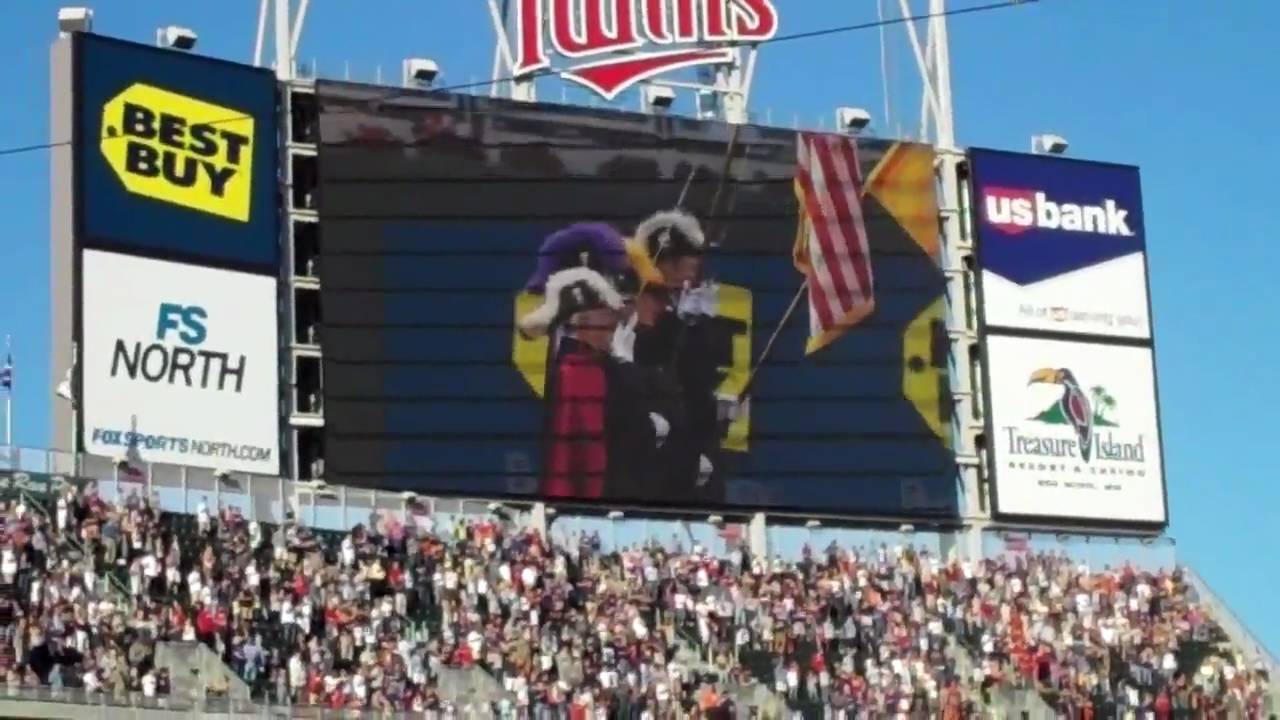 Delta Chorus sings National Anthem at Target Field - YouTube