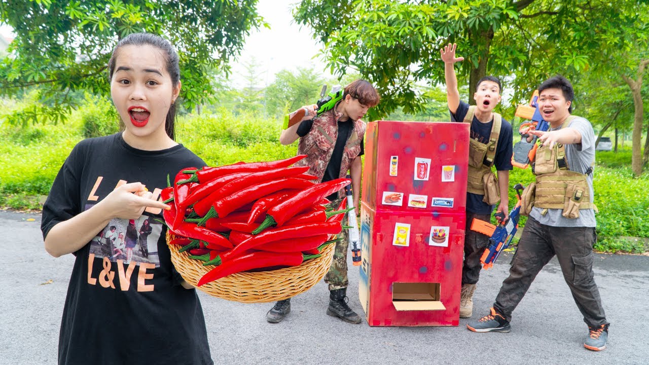 NERF WAR VENDING MACHINE NERF GUNS BATTLE | Action Nerf - YouTube