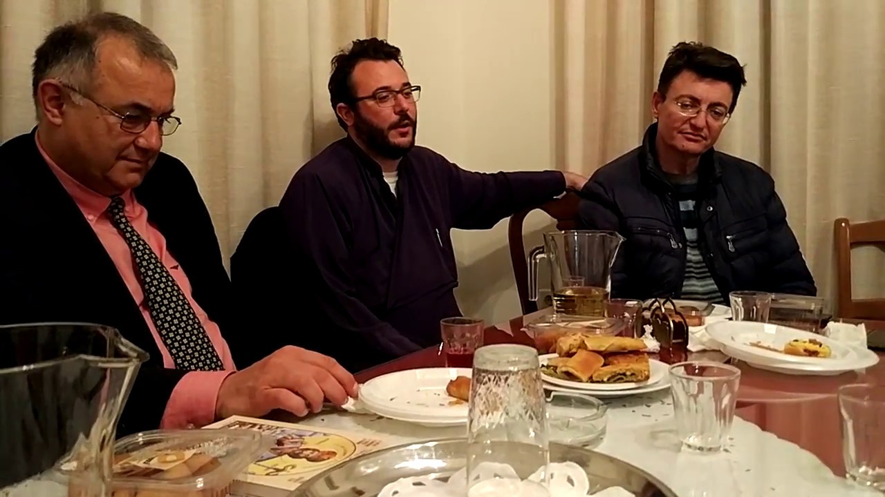 Ολημερίς Χαρούμενος...Τραγουδά ο πρωτοπρεσβύτερος π. Κωνσταντίνος ...