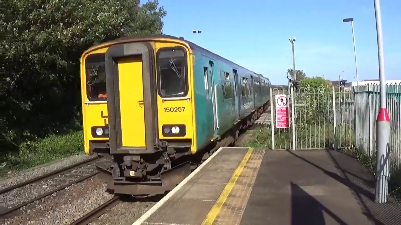 Rhoose train station, train going to Bridgend - YouTube