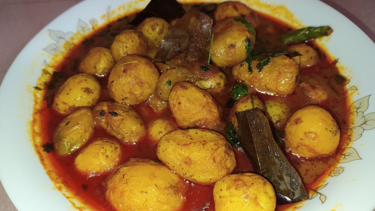 আলুর দম || Alur Dom Recipe | How To Make Aloor Dom | Potato Curry ...