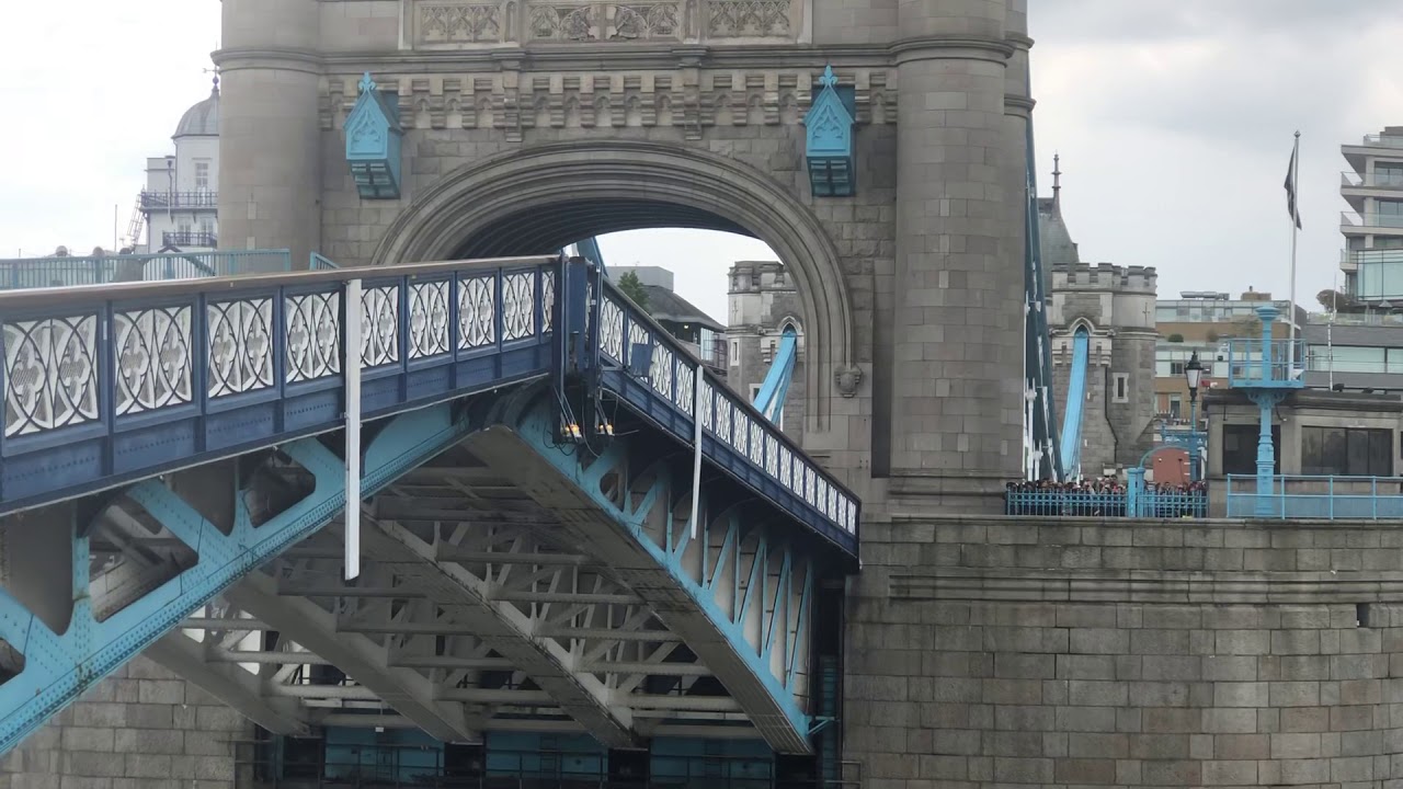 Tower bridge opening ,London - by WJ - YouTube
