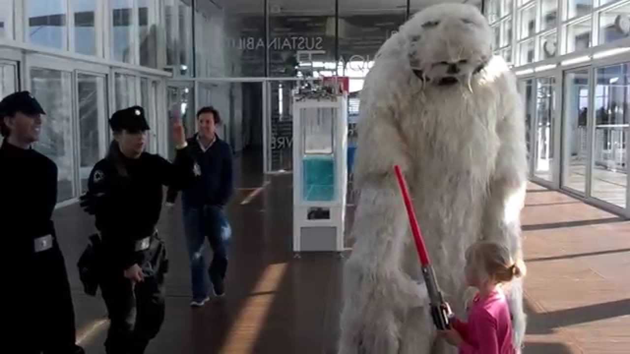 Cierra vs. the Wampa ice creatures from Hoth - YouTube