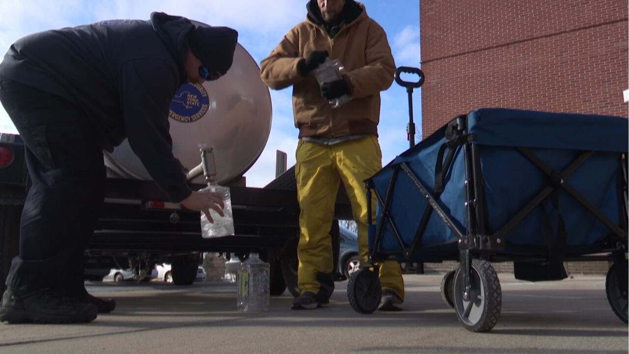 Watertown firefighters deliver water to residents amid boil notice ...