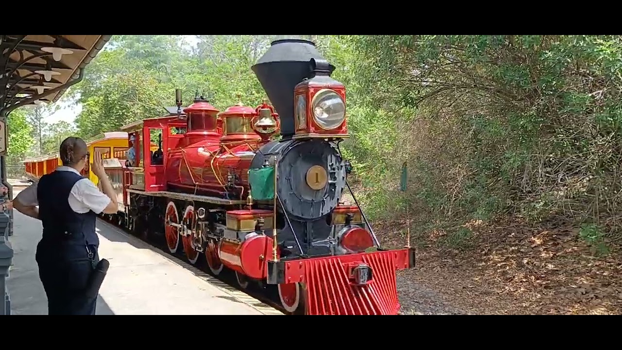 Walt Disney Railway Engine #1 pulling into the station by Mickey's Big ...