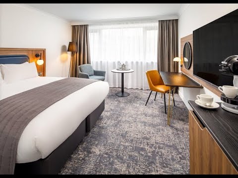 Room 407 Crowne Plaza Manchester Airport, an IHG Hotel - YouTube
