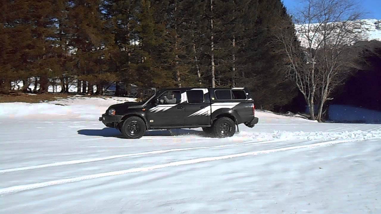 NISSAN NAVARA 2004 NEIGE GLISSE SNOW PLAY DECAT - YouTube