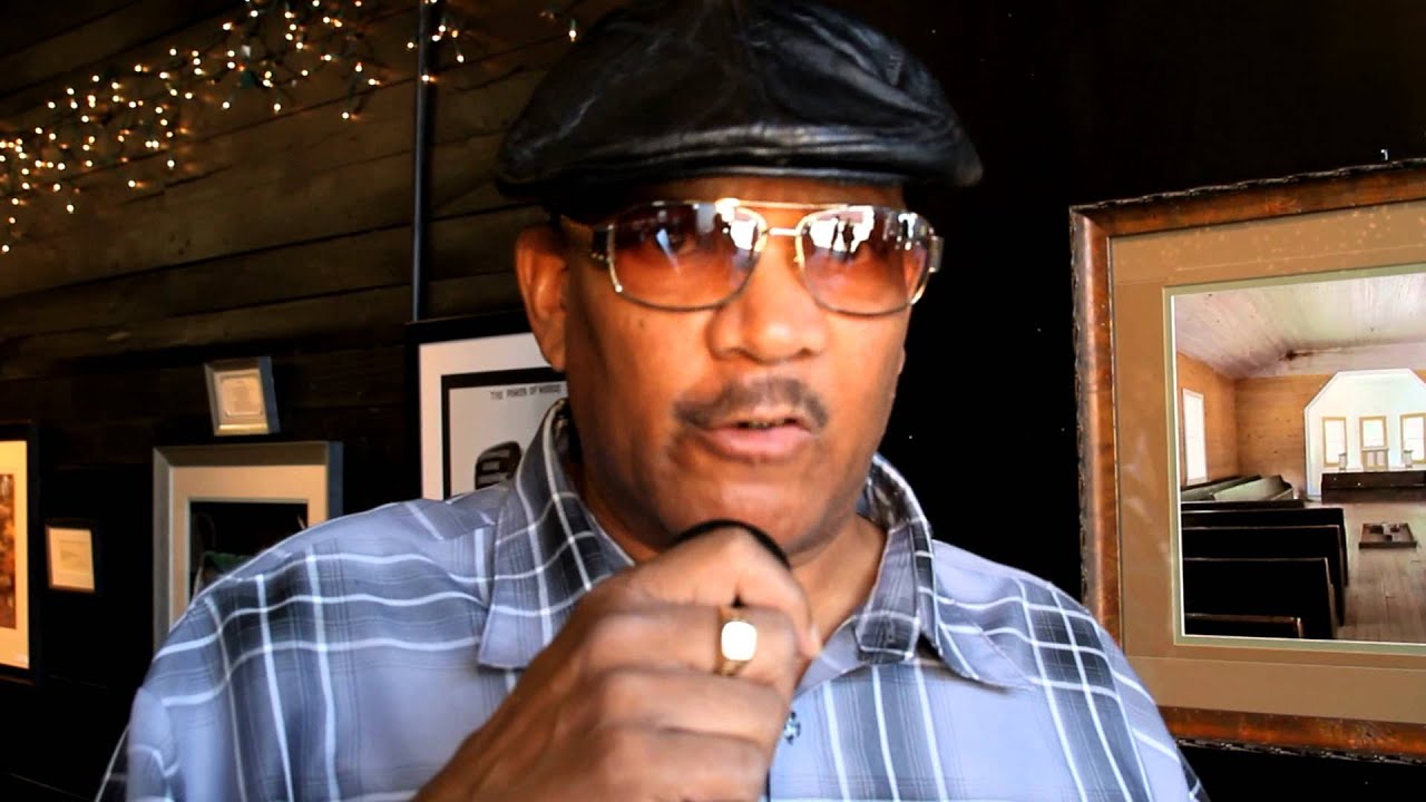 Del Perry exhibit in Salisbury,NC - YouTube