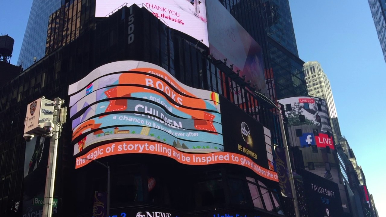 NYC inspirational LED screens - YouTube