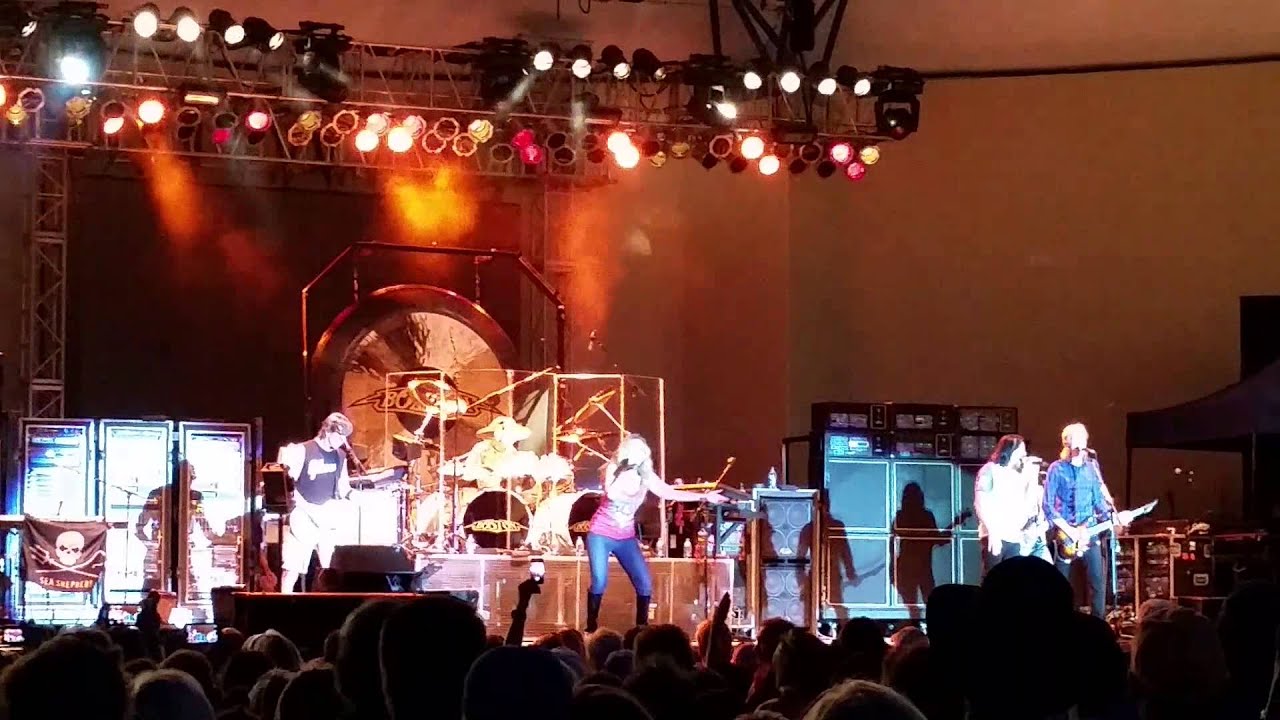 Boston and Beth Cohen Perform "Walk On" - SunFest 2015 - West Palm ...