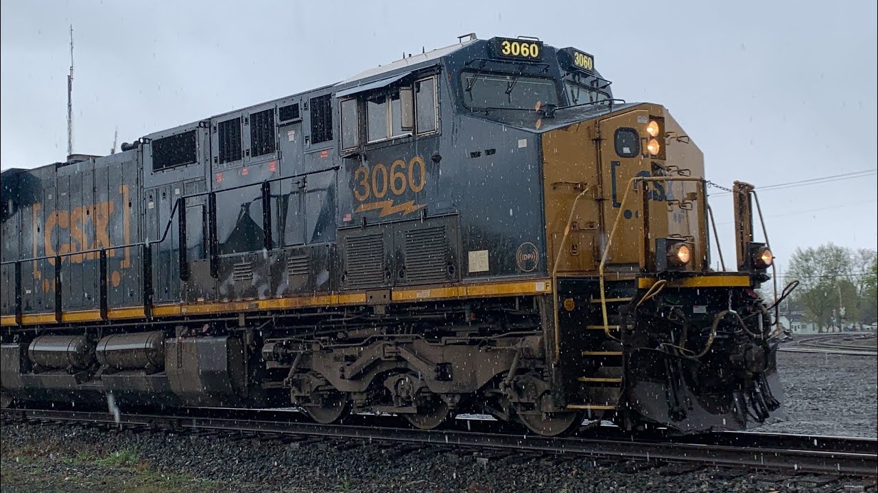 CSX M209-23 with 3060 Leading - YouTube