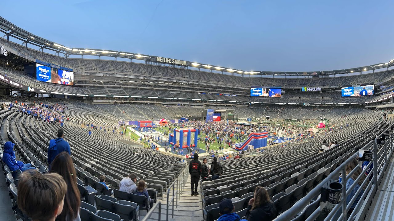 JETS first round NFL draft pick - Live fan reaction in MetLife Stadium ...