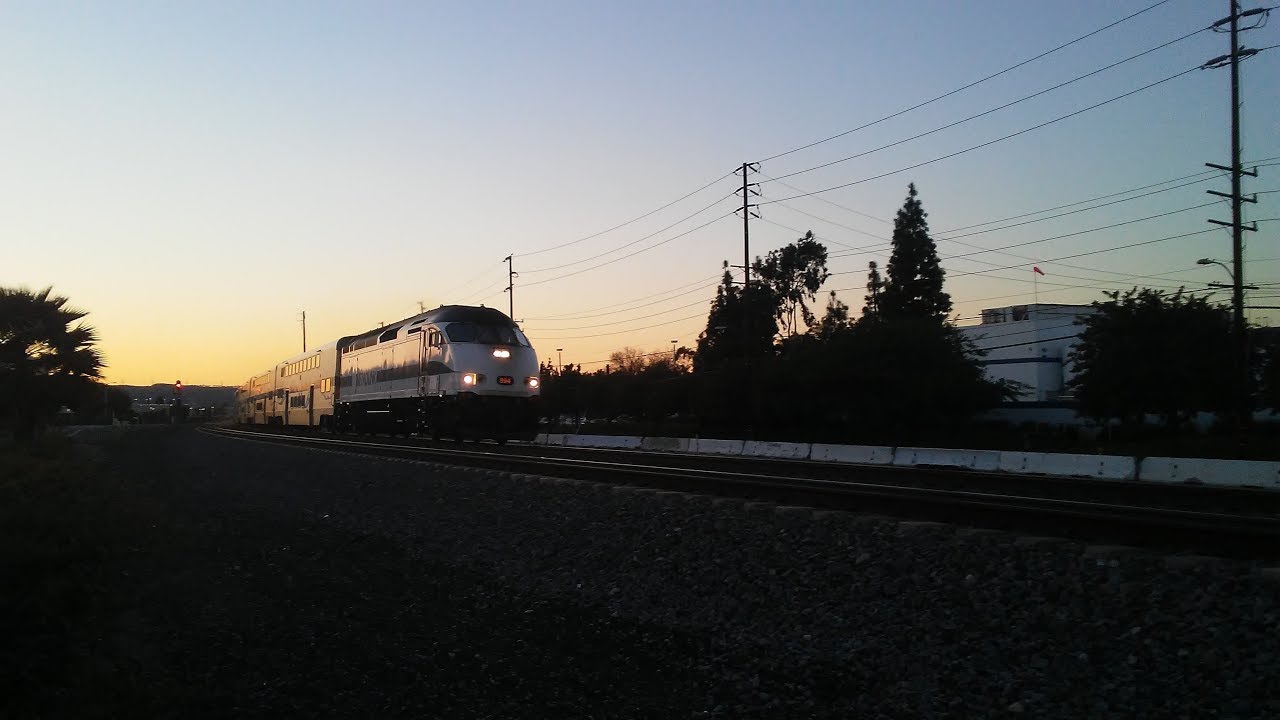 2/16/18 Preview: Metrolink Riverside Line Train 406 flies through Sams ...