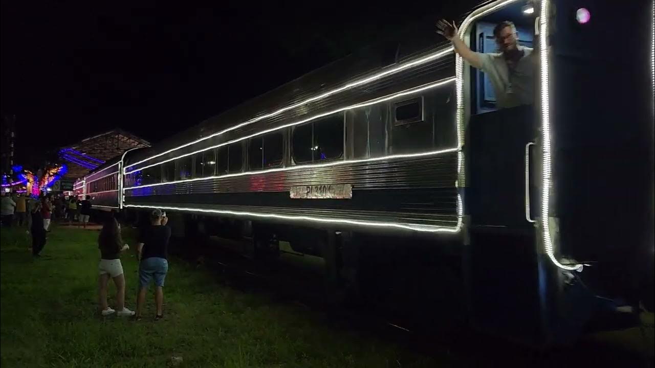 Trem da ABPF 7202 natalino em Louveira - YouTube