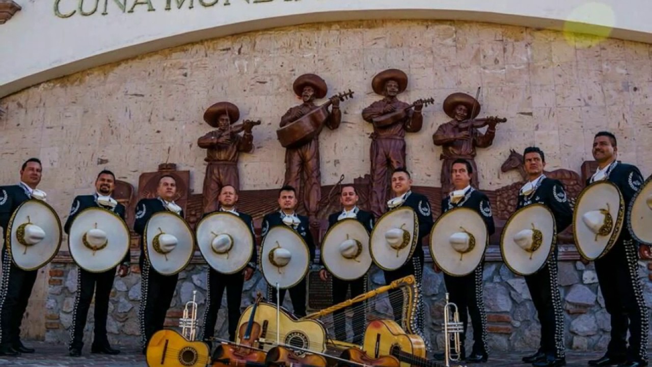 el toro satélite Mariachi Internacional MI COCULA - YouTube