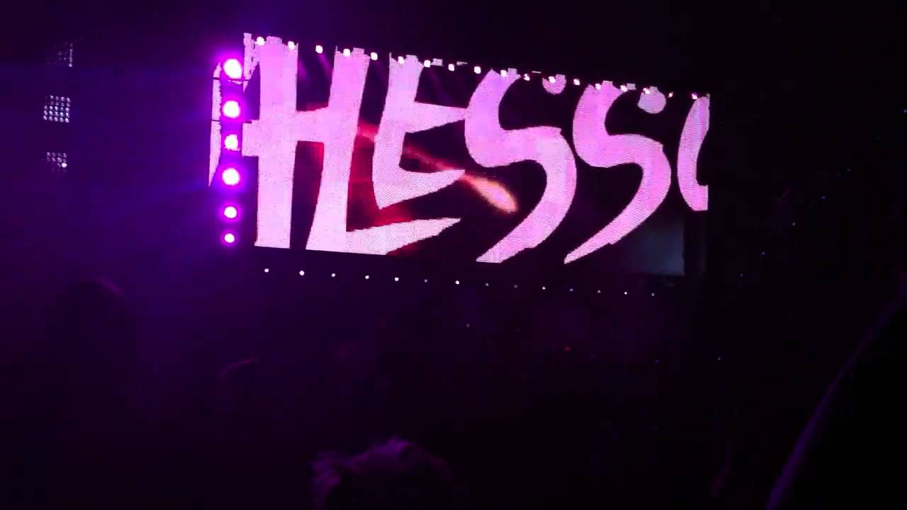 Alesso - Calling - YouTube