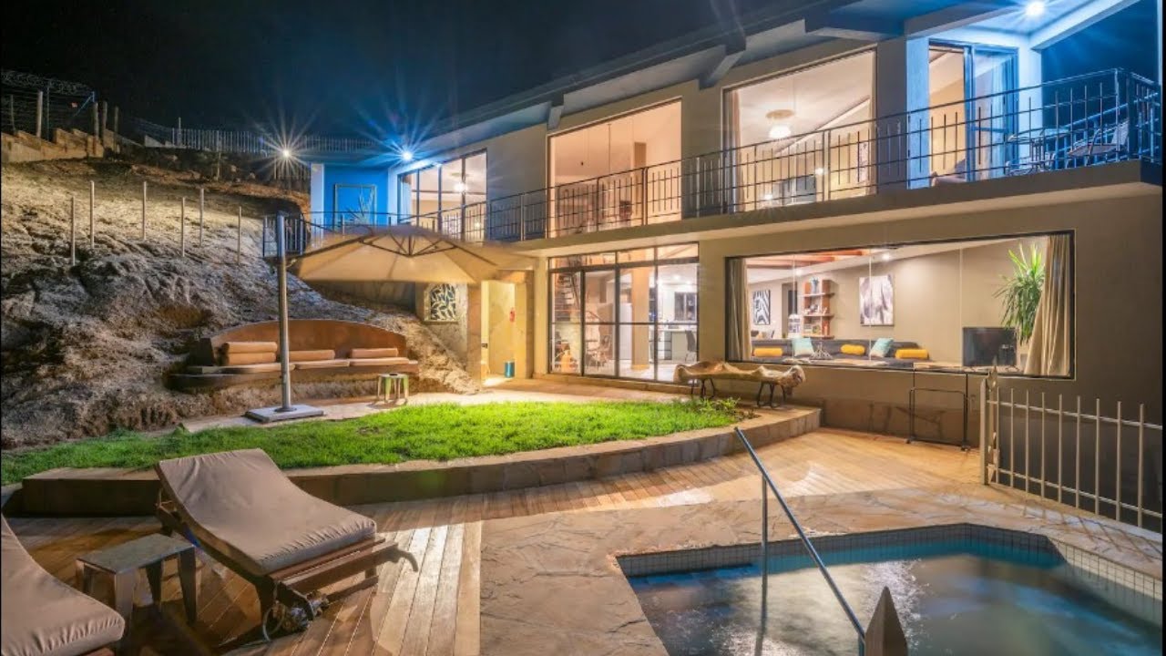 Tulia Sky Champagne Ridge: Stunning Villa with Panoramic Views of The ...