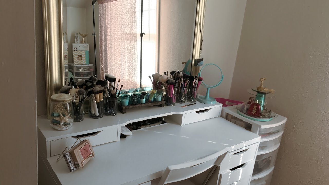 Umm ..MakeUp Room Set Up/ Tour ..Umm :-) - YouTube