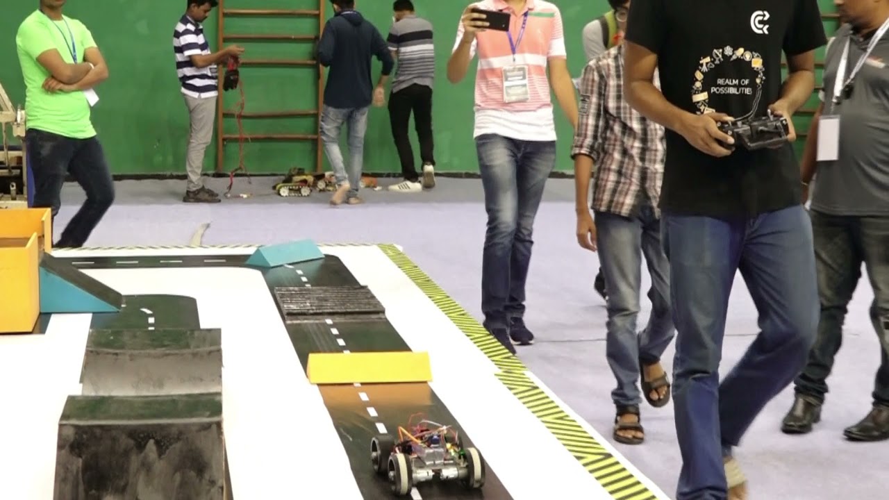Robo Race Challenge at TechnoXian World Robotics Championship - YouTube