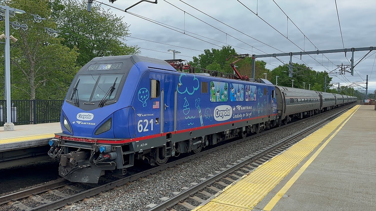 Amtrak Blue Crayola Promotional Unit ACS-64 No. 621 @ Route 128 on ...