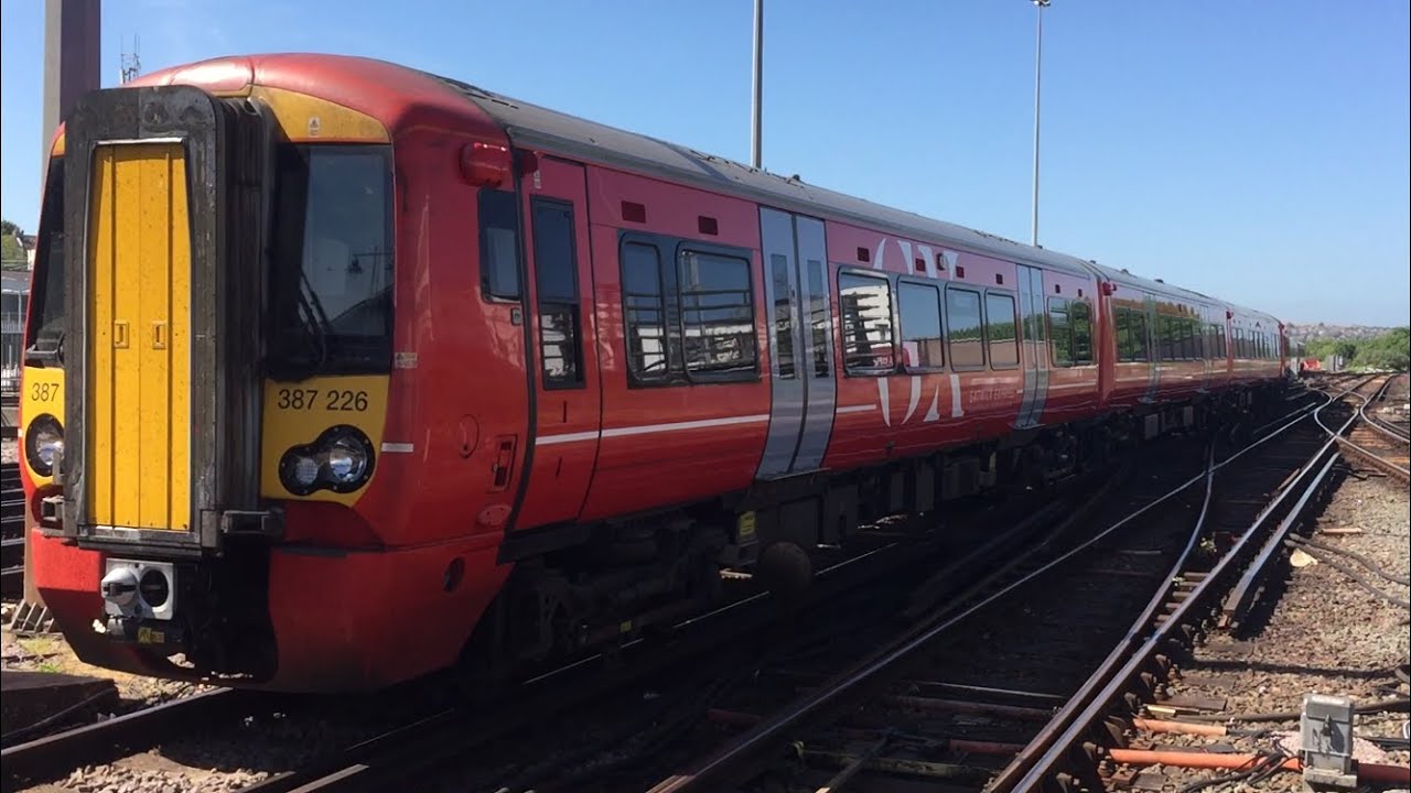 Class 387 arrives at Brighton - 14/5/2022 - YouTube