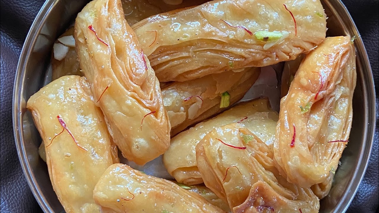 Khaja, Traditional Dessert 1 Min Recipe 😍 #Dessert #1minrecipe - YouTube