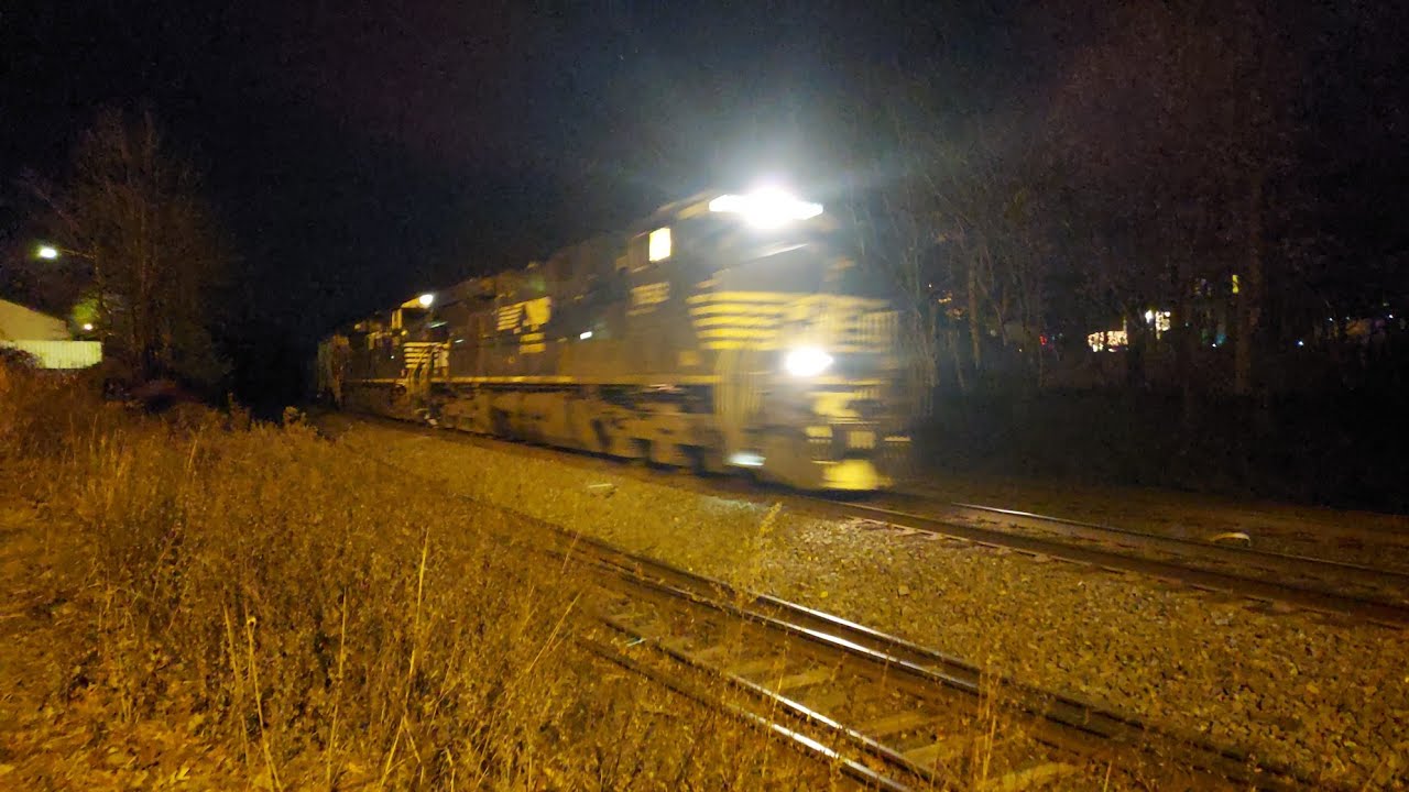 NS 7652 ES44DC a Rerouted 6K4 through Piscataway! 1/3/25 - YouTube