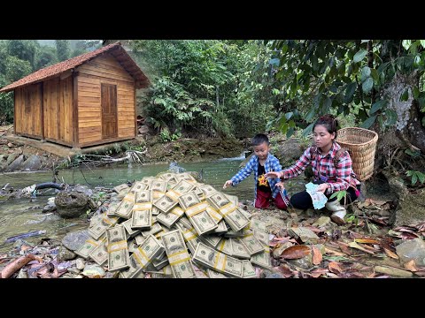 After the storm, a bag of money unexpectedly washed ashore – the boy was overjoyed because the ..