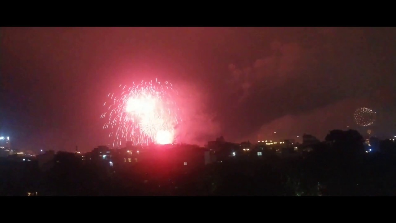 Fireworks at TET 2020 in Hanoi, Vietnam. Pháo hoa tại TET 2020 tại Hà ...