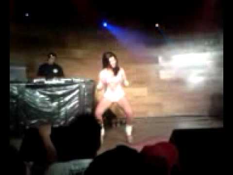 Soca nele Medley - Bonde das Felinas no John Bull Music Hall