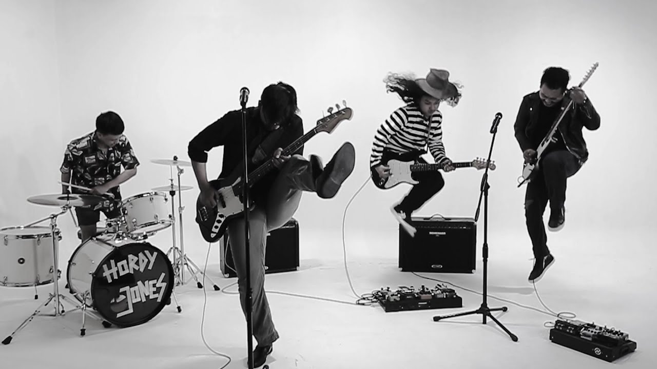 HORDY JONES - BIT (OFFICIAL MUSIC VIDEO) - YouTube