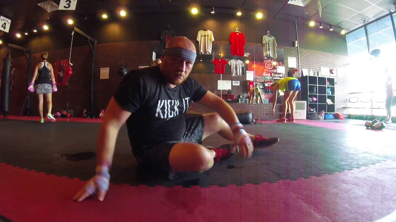 9Round - Round 9 Abs & Core - v-ups and sit-ups (Boxing, Kickboxing ...