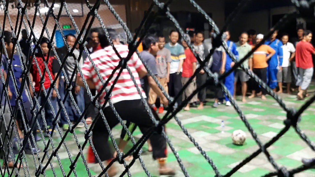 Kemeriahan lomba di quarter sepinggan field #PHKt #balikpapan - YouTube